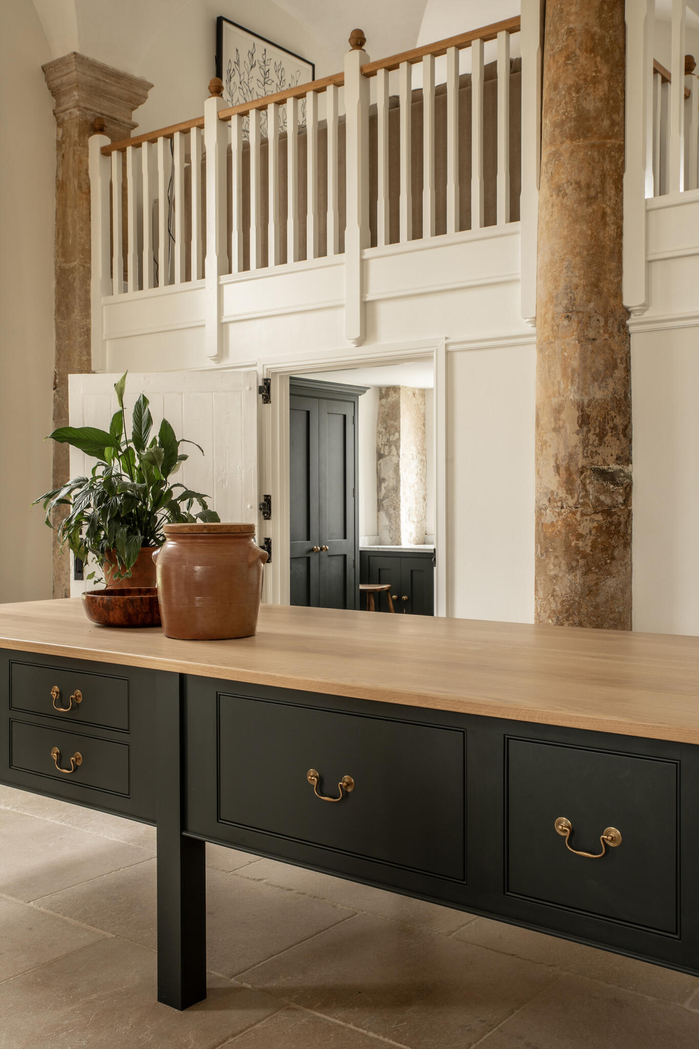 The Cotswold Effect: Bringing English Country Style into Modern Spaces ...