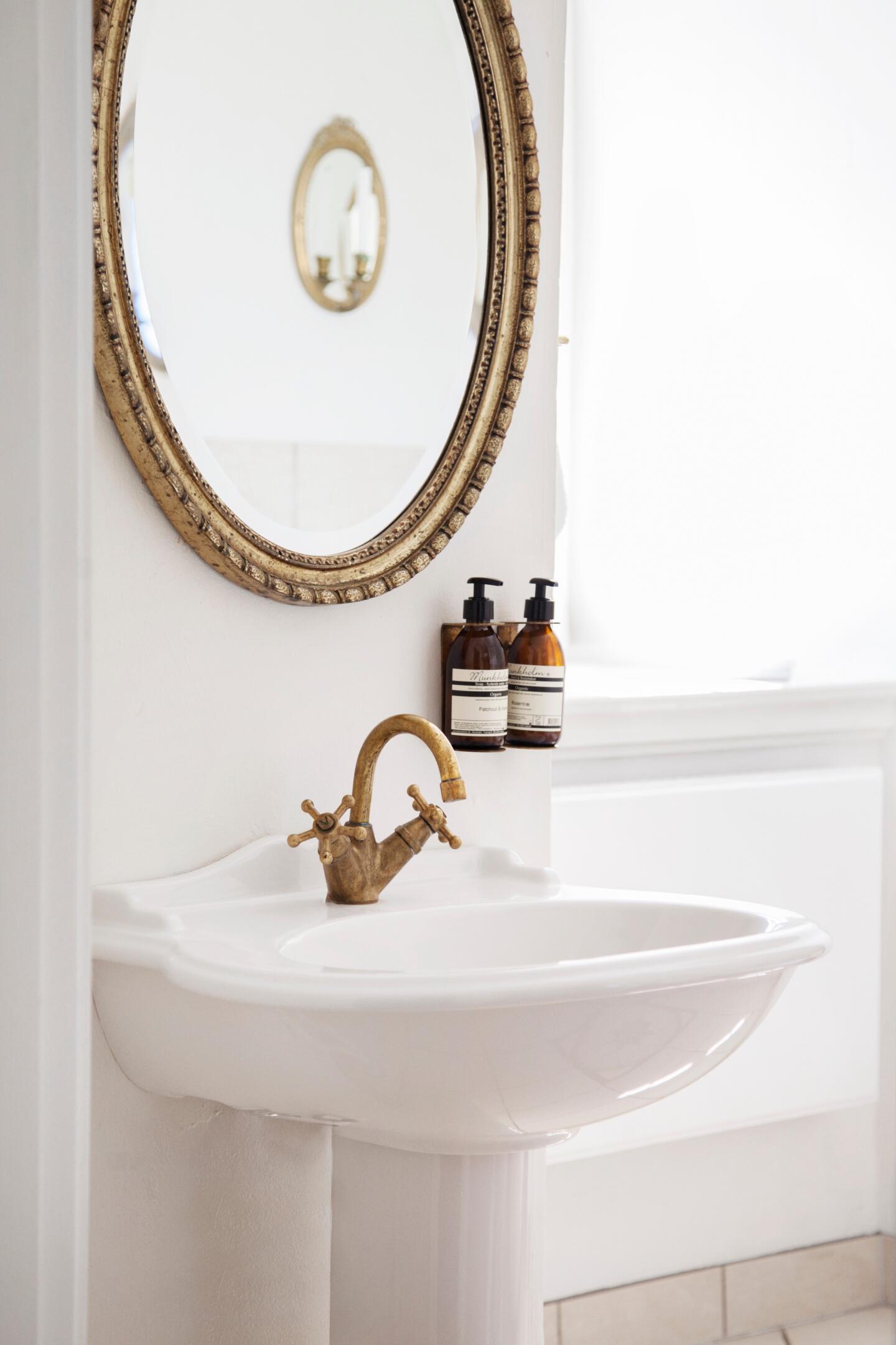 The Cotswold Effect: Bringing English Country Style into Modern Spaces ...